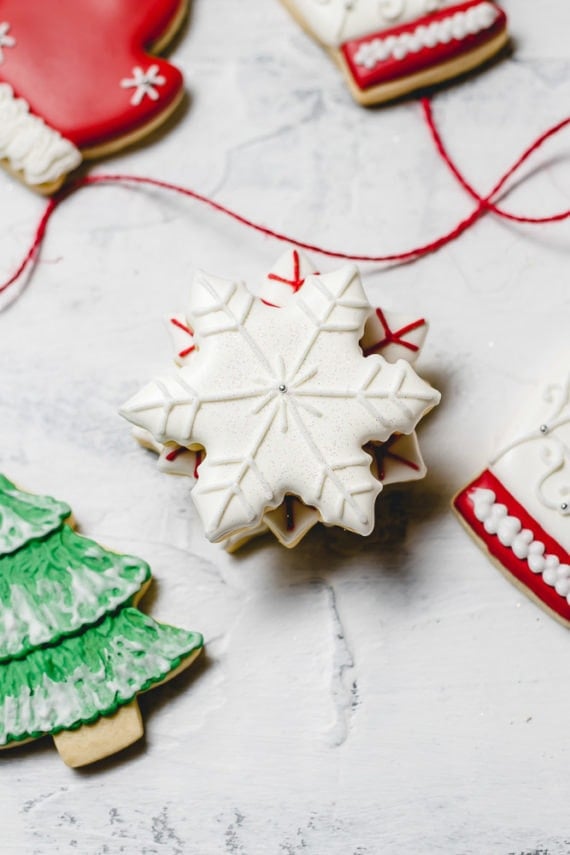 Royal Icing for Christmas Sugar Cookies - Oh Sweet Basil
