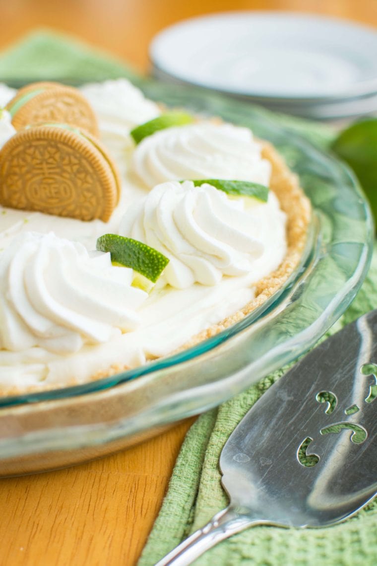 No-Bake Oreo Pie Recipe (So Easy!) - Oh Sweet Basil