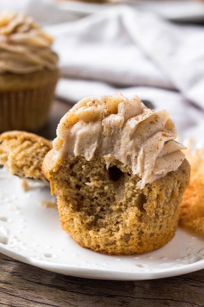 Spice Cake Cupcakes with Cinnamon Cream Cheese Frosting