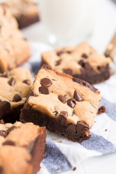 Homemade Brookies (Fudgy Cookie Brownie Bars!) - Oh Sweet Basil