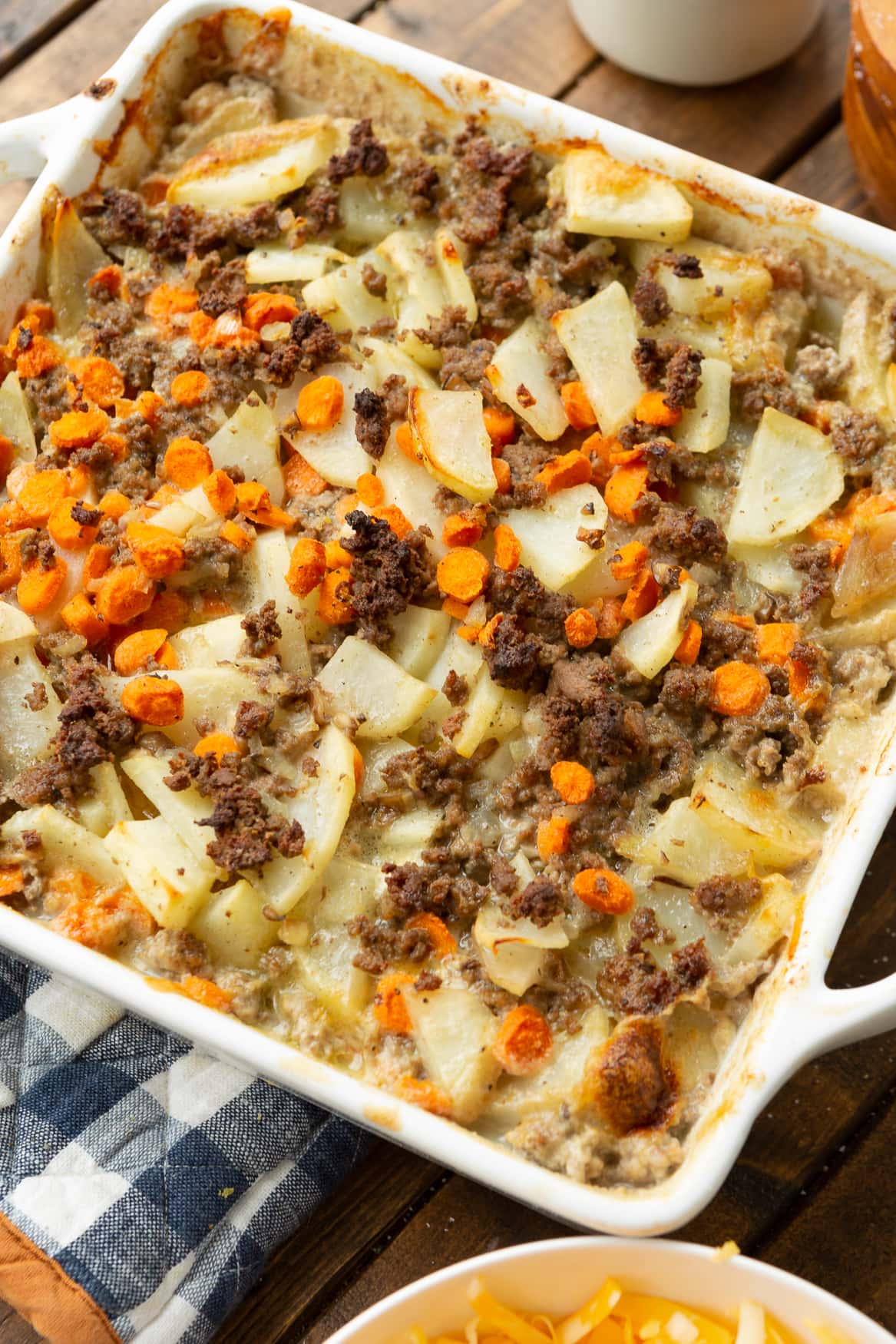 Cheesy Ground Beef and Potato Casserole [+Video]