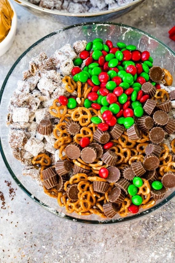 Reindeer Muddy Buddies Christmas Snack Mix Recipe - Oh Sweet Basil