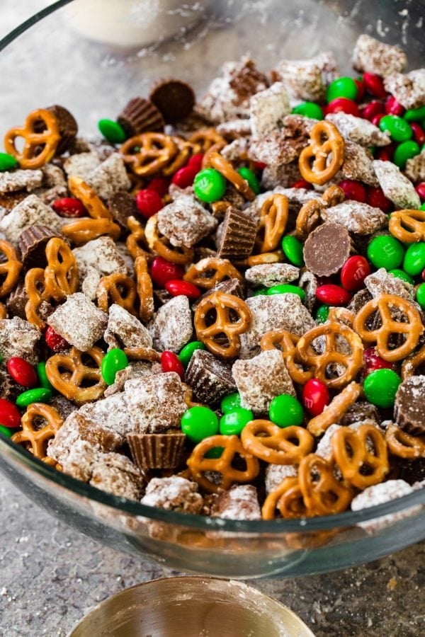 Reindeer Muddy Buddies Christmas Snack Mix Recipe - Oh Sweet Basil