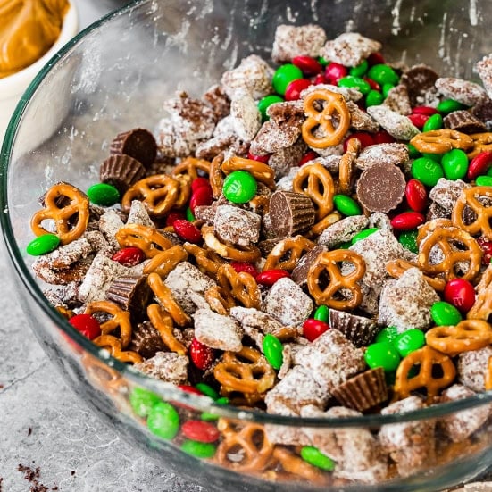 Reindeer Muddy Buddies Christmas Snack Mix Recipe - Oh Sweet Basil