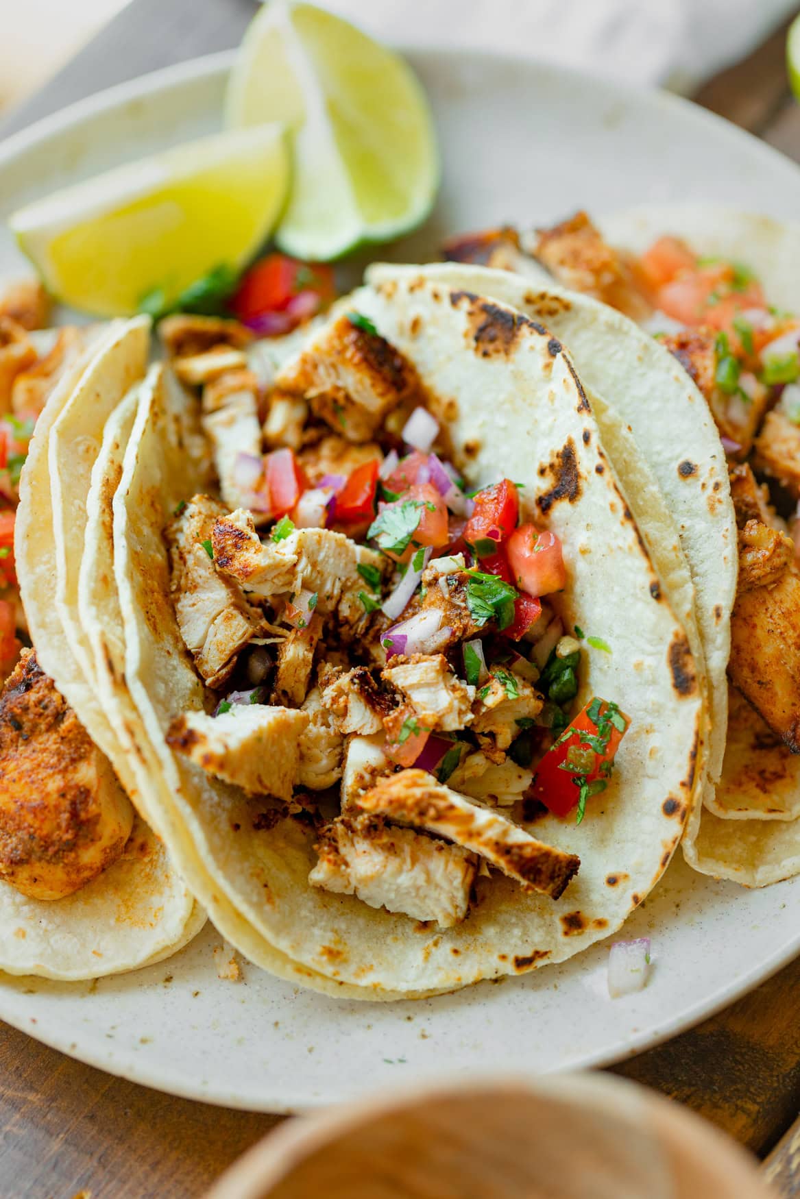 Easy 30 Minute Grilled Chicken Tacos [+Video]