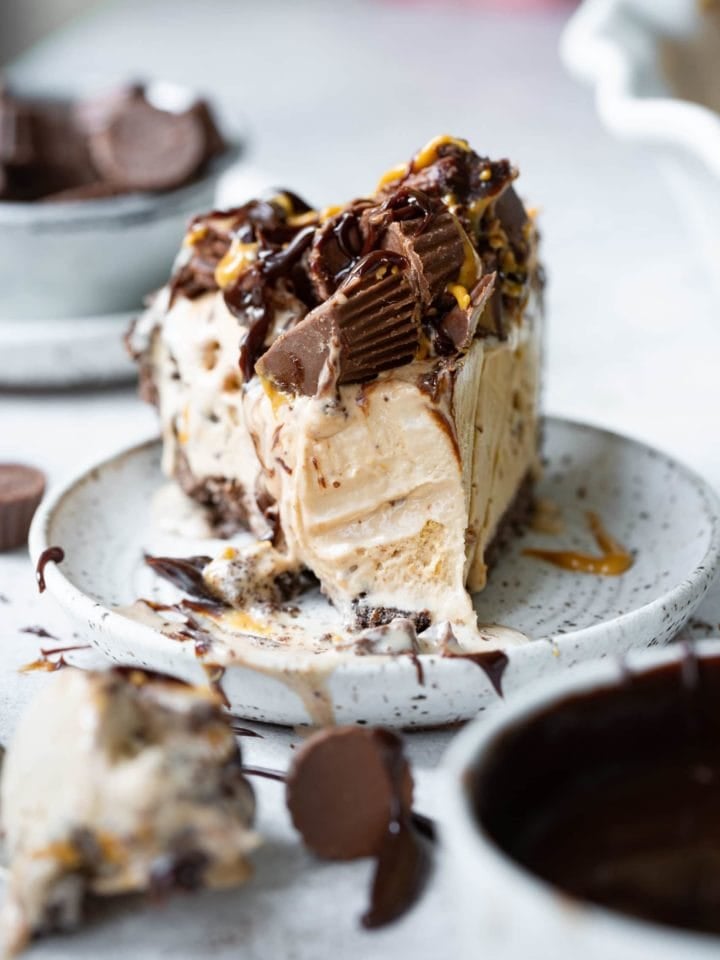 Easy Ice Cream Pie with a Cookie Crust - Oh Sweet Basil