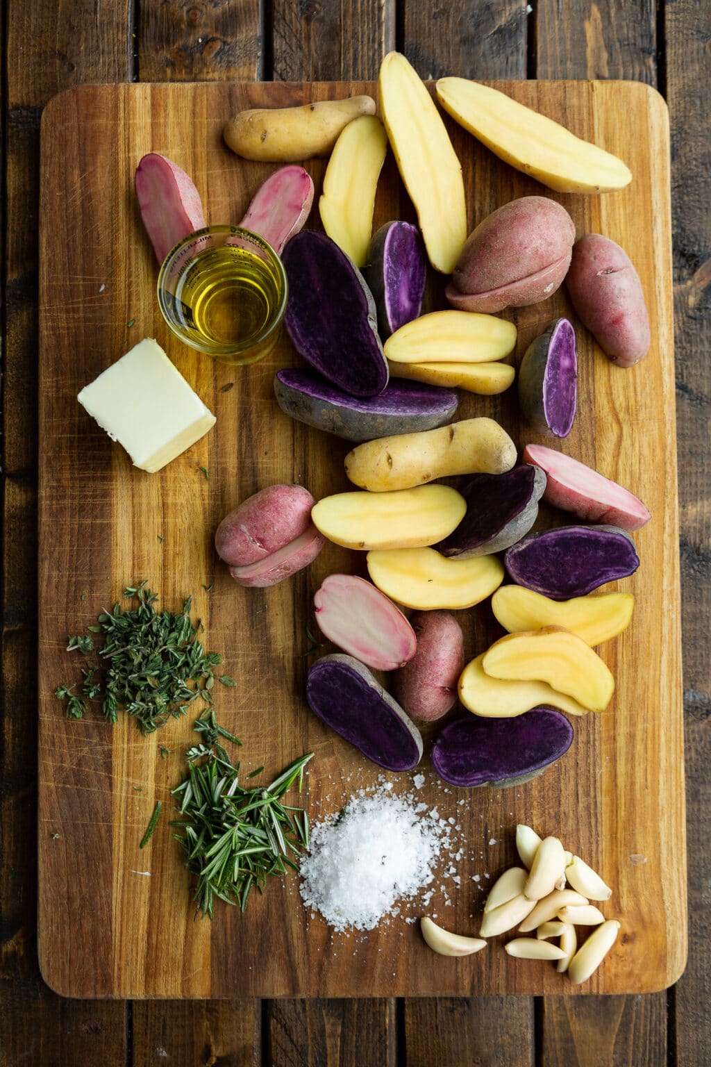 Garlic Herb Roasted Fingerling Potatoes - Oh Sweet Basil
