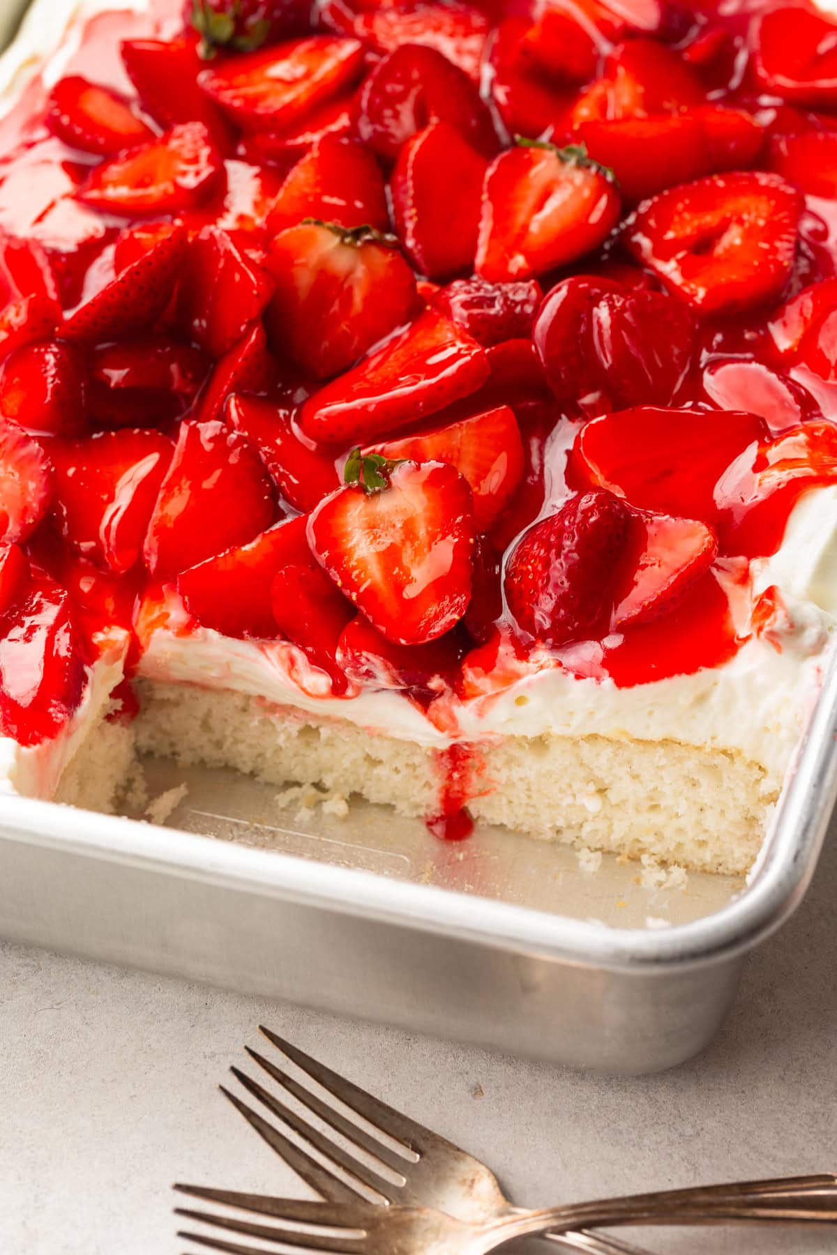 One Layer Strawberry Shortcake Cake - Studio Food