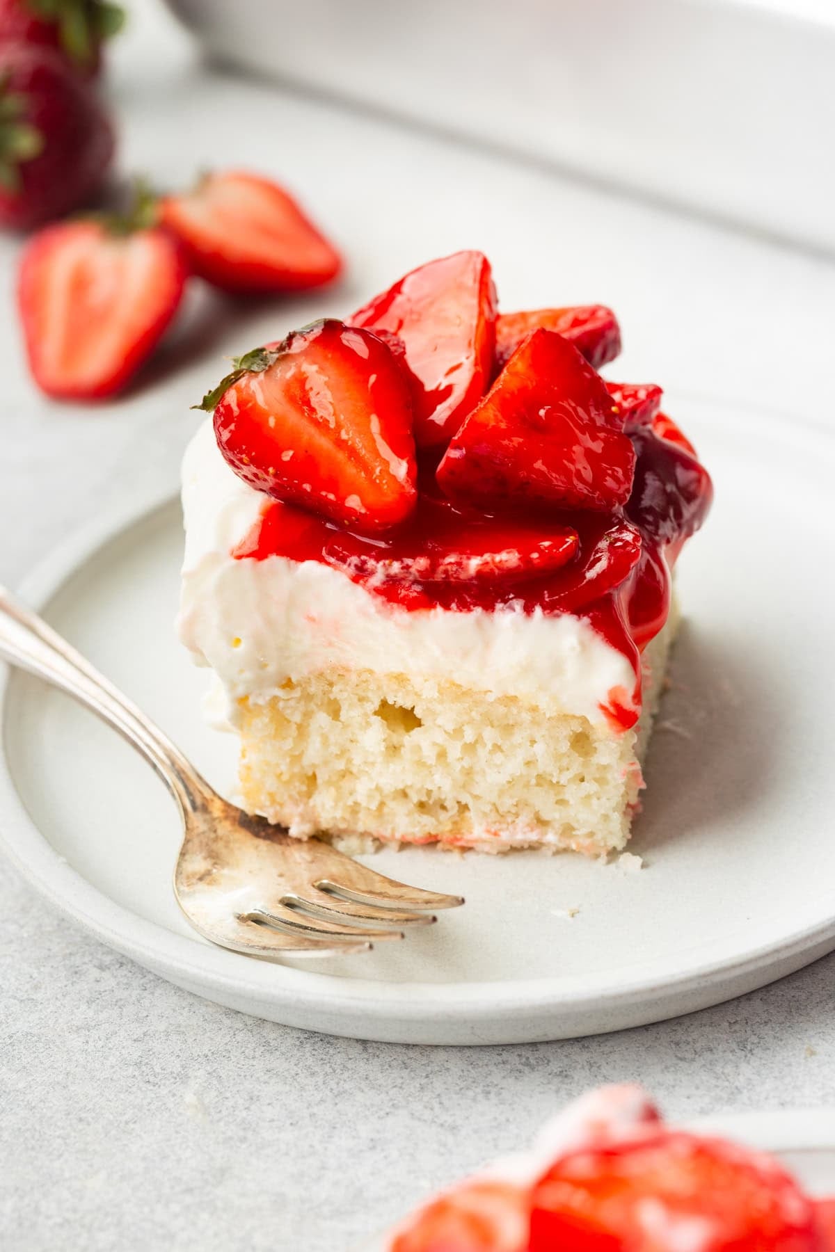 One Layer Strawberry Shortcake Cake - Studio Food