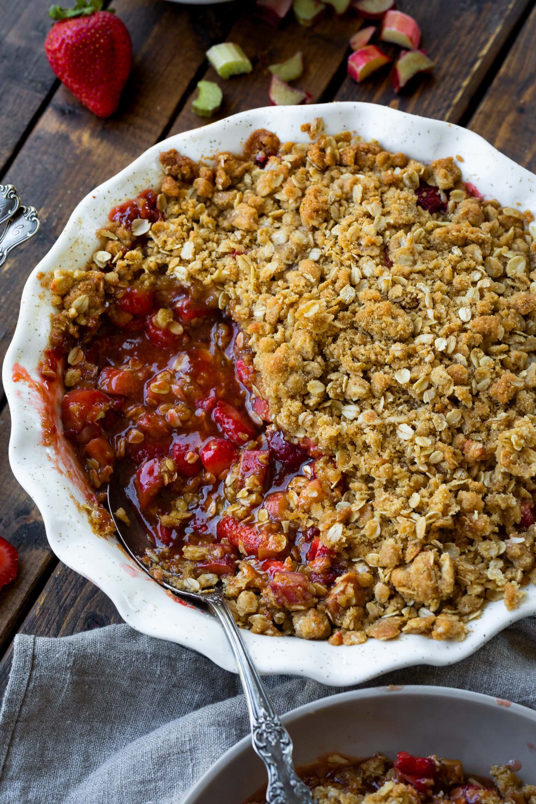 Easy Strawberry Rhubarb Crisp - Oh Sweet Basil