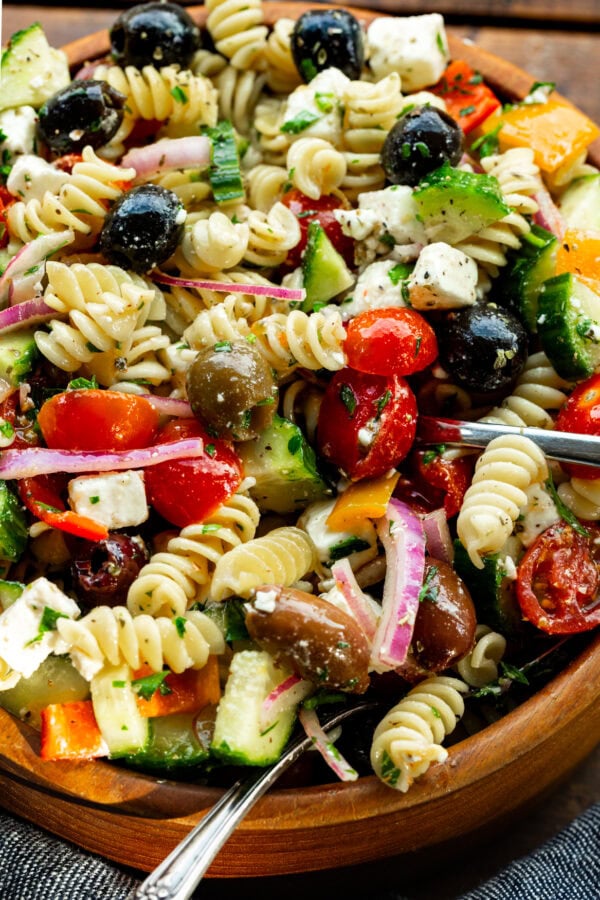 Easy Greek Pasta Salad [+ Video]